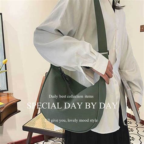 데일리나인 무료배송 Dnyne 여성 크로와상 뉴트럴 보호 크로스백 나일론 슬링백 데일리백 심플가방 트렌디한캐주얼룩 호보숄더백 여자 가방 캐쥬얼 백