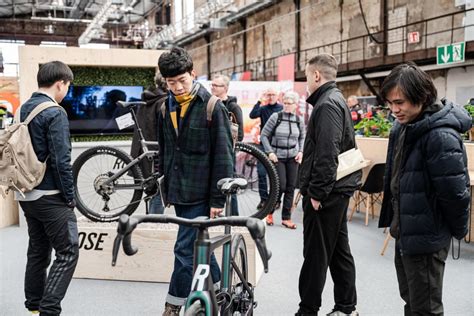 Cyclingworld Lockt 23000 Fahrradbegeisterte Nach Düsseldorf Tour