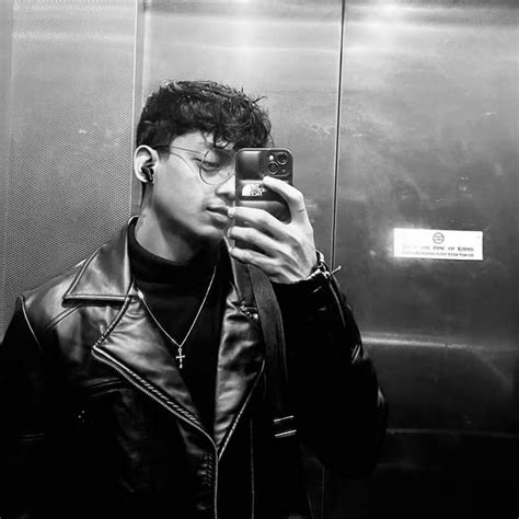 Dev Raj Aestheticallydev95 • Threads Say More