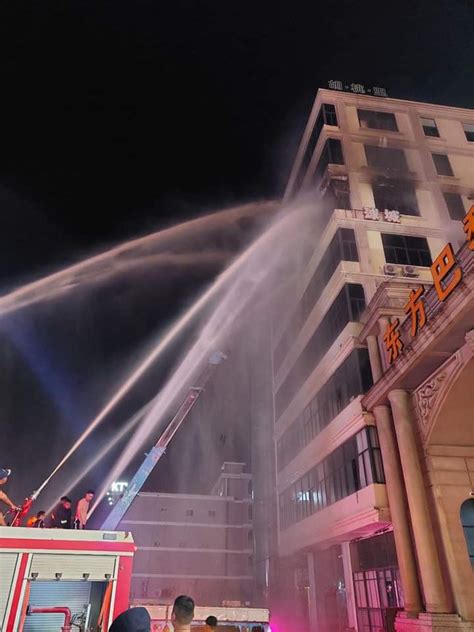 Update៖ ភ្លើងឆេះអគារកាស៊ីណូ ប៉ារីស បូព៌ានៅក្រុងបាវិតនៅវេលាម៉ោង១១យប់គឺគ្រប់គ្រងបានស្ទេីរ១០០