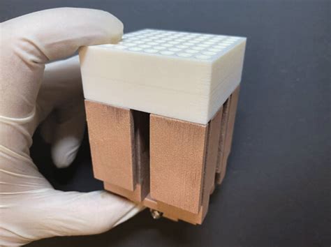 photographs of the fabricated prototypes a element b 2×2 array