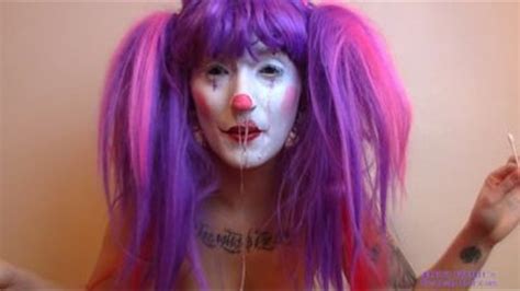 sneezing clown 3 wmv miss quins fetish circus clips4sale