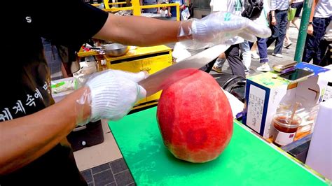 속 시원한 칼질 싱싱한 수박 즉석에서 손질해 만드는 땡모반 Street Water Melon Cutting Experts