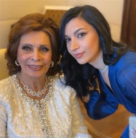 Sophia Lorens Son 57 To Marry 37 Year Old Georgian Beauty See The