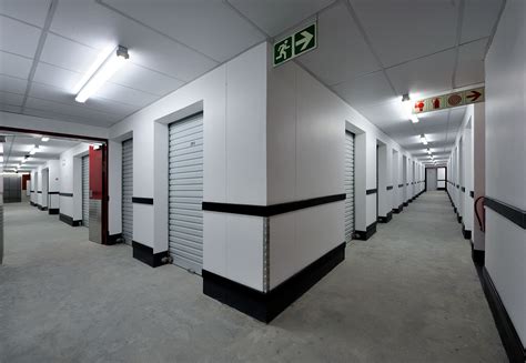 Store Age Peerutin Karol