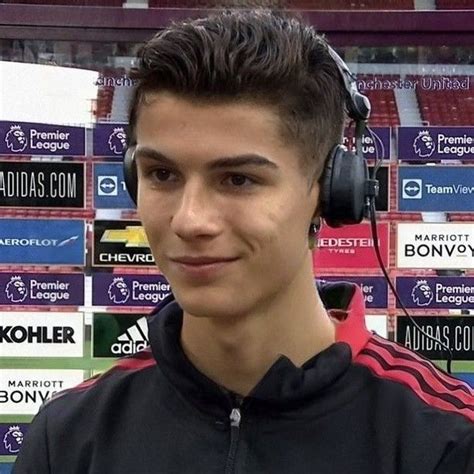 Cristiano Ronaldo Faceapp Pfp Röveşata Ronaldo Futbol Resimleri
