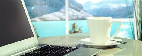 inject build time variables with golang