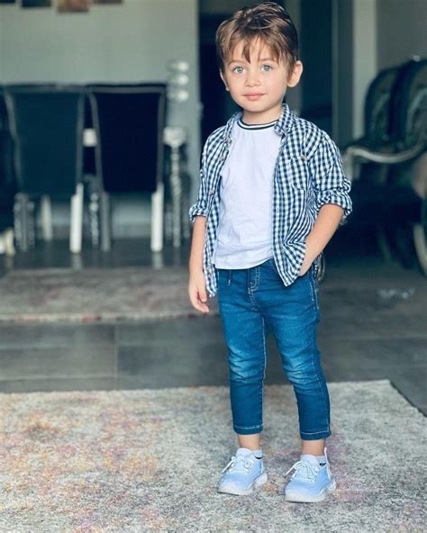 Pin Em ولد مصري كيوت🍓🇪🇬