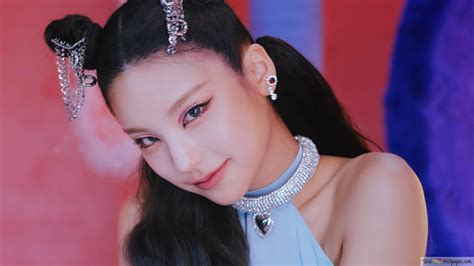 Itzys Yeji In Loco Mv Shoot The Album Crazy In Love 4k Wallpaper Download