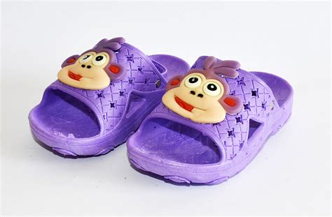 دمپایی بچه گانه کارتونی بنفش رنگ