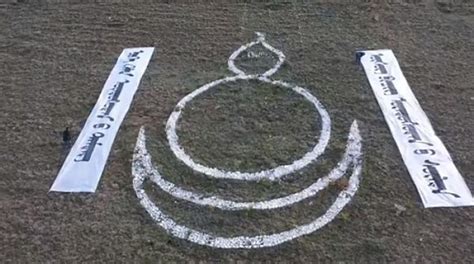 Буриад Буриадууд эх хэлээ хамгаалахаар уулан дээр МОНГОЛ БИЧГЭЭР бичжээ