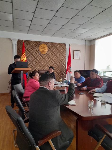 Газрын харилцаа барилга хот байгуулалтын хороо хуралдлаа