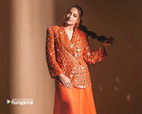 Sonakshi Sinha Wallpapers Sonakshi Sinha 3 176 Bollywood Hungama