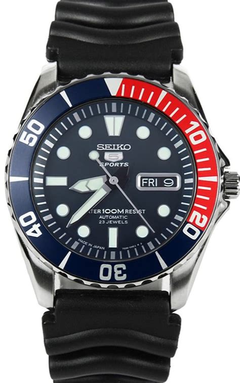 Seiko 5 Sports Diver Seiko 5 Sports Diver Compass Mens Watch Snze81