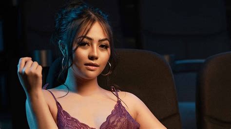 Aerol Carmelo – Stars – Channel Myanmar