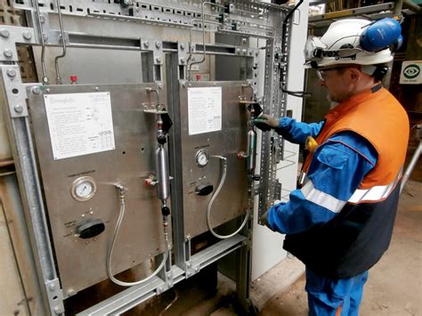 how to achieve closed loop sampling quality control and management