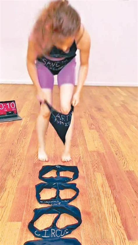 30秒穿19内裤 女演员破世界纪录