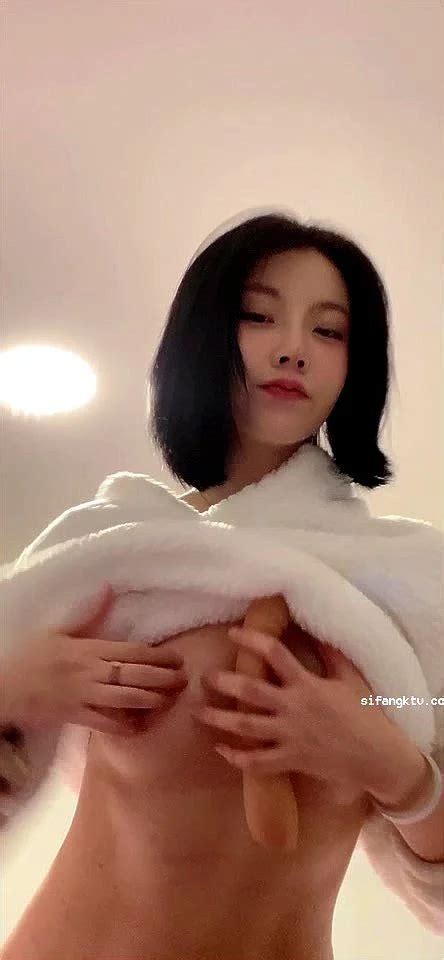 Watch 一颗甜蛋黄 Asian 福利姬 Solo Porn Spankbang