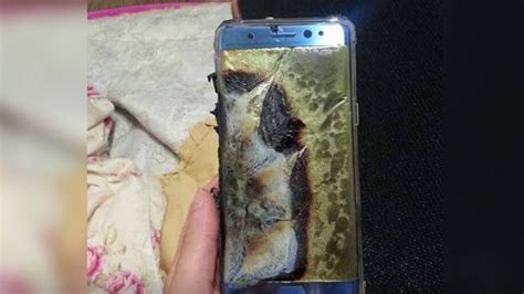 Dont Text Fly Faa Warns Against Using New Exploding Samsung Phones On Board Rt World News