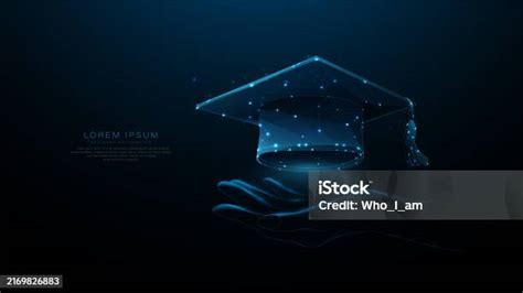 졸업 모자를 손에 쥔다 빛나는 로우 폴리 와이어프레임 선형 선 및 메쉬 일러스트 레이 션 벡터 개념에 대한 스톡 벡터 아트 및 기타 이미지 Istock