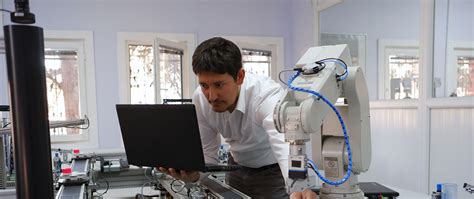 Bachelor Of Mechatronics Engineering Degree In Dubai Uae Uowd