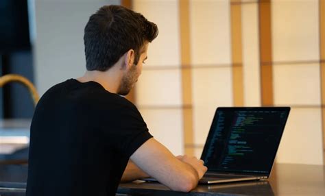 Desarrollador full stack La profesión más buscada en tech