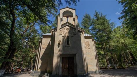 ბორჯომის წმინდა ნიკოლოზის ეკლესია Georgian Travel Guide