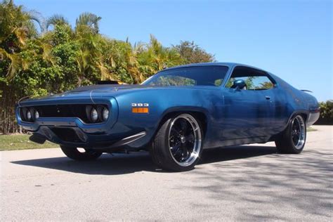 Hot Classic And Modern Mopars American Muscle Cars