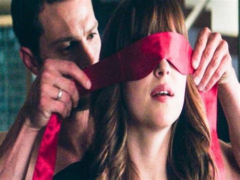 लैंगिक जीवन पूर्वी उत्तेजना वाढवण्यासाठी वापरल्या जाणाऱ्या विचित्र पद्धती वाचून व्हाल अवाक्