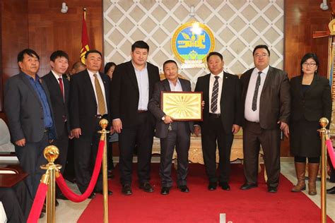 2015 оны шилдэг аж ахуйн нэгж бизнес эрхлэгчид тодорлоо