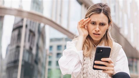 People Who Dont Reply To Texts Even When Theyre On Their Phone 24 7 Usually Have These 11