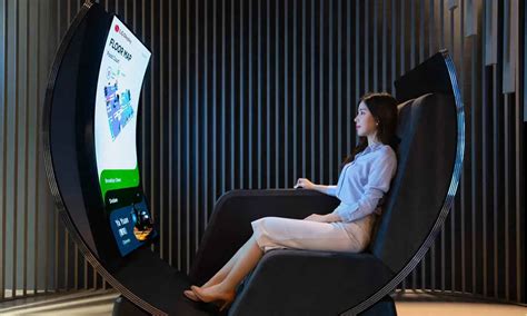 Lg Displays Showcases Some Interesting Use Cases For Flexible Oled Screens Digit