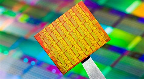 Intel Unveils New Xeon Chip With Integrated Fpga Touts 20x Performance Boost Extremetech