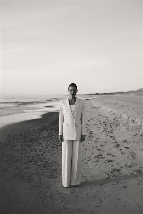 Бренд CHARUEL выпустил летнюю капсулу