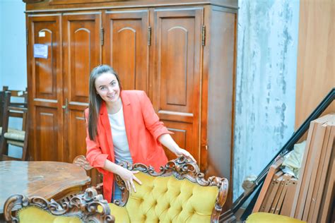 8 Commonly Inherited Items Worth Almost Nothing