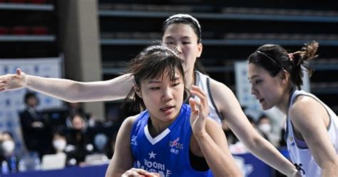 무자비한 우리은행 손 안 대고 코 풀 듯 손쉬운 경기 Kb 변칙라인업도 안 통했다