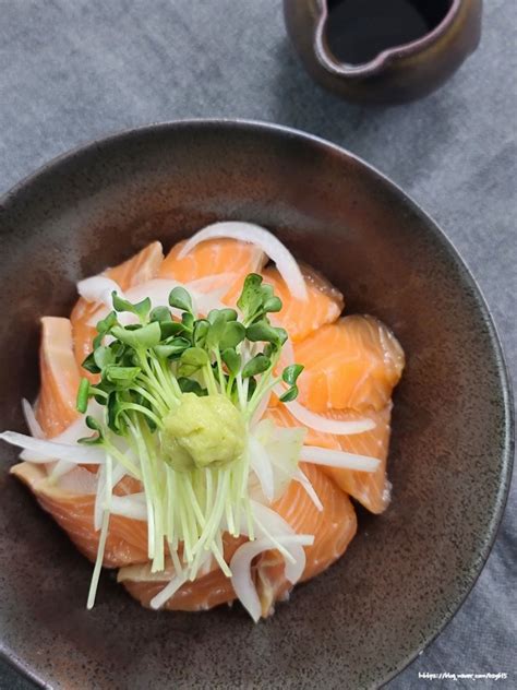 연어덮밥 만들기 회덮밥 연어 사케동 간장 소스 연어필렛 손질 써는법 생연어 요리 네이버 블로그