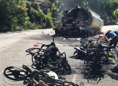 Más De 15 Muertos Deja Explosión De Camión Cisterna Que Llevaba