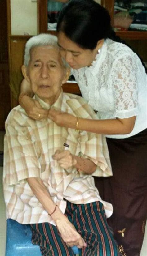 ဒီနေ့မှာ ကွယ်လွန်သွားတဲ့ ဖခင်ဖြစ်သူအပေါ် တာဝန်ကျေစွာပြုစုခဲ့ကြတဲ့ ချစ်ခ