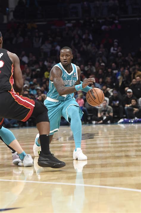 Heat Survive Late Wobble Hold Off Hornets Reuters