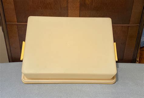 Vintage Tupperware Rectangle Cake Keeper Cake Platter Carrier Pre