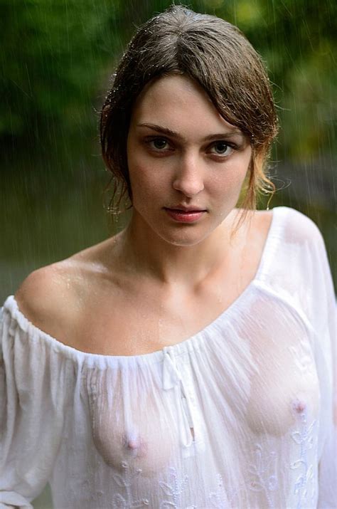 Pokies Nips And A Little Downblouse Valmast