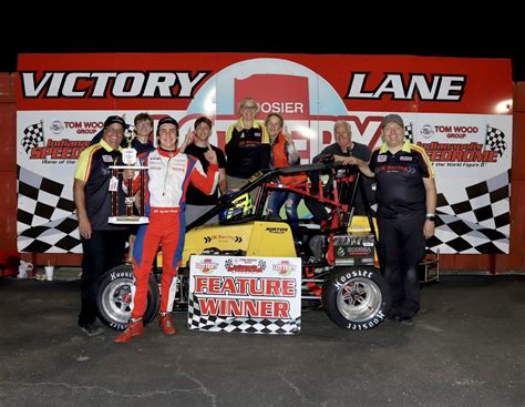 Houk Dominates Speedrome Midgets — Ussa