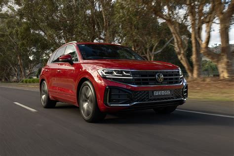 Volkswagen Tiguan Vs Volkswagen Touareg Comparison Carexpert