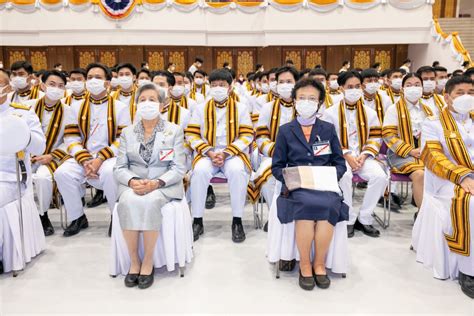 องคมนตรี เป็นผู้แทนพระองค์ ไปมอบปริญญาบัตรแก่ผู้สำเร็จการศึกษาจากมหาวิทยาลัยเทคโนโลยีราชมงคล