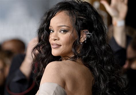 Rihanna Natural Hair Color