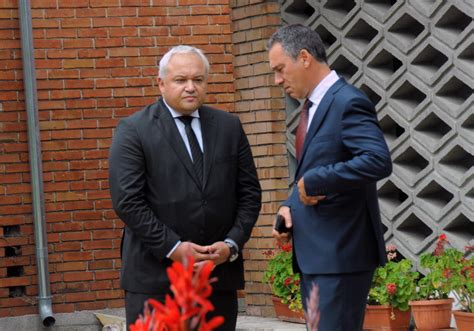 ТРАГЕДИЯТА В БУРГАС Стотици се поклониха пред загиналите в мелето полицаи Изпратиха Йордан