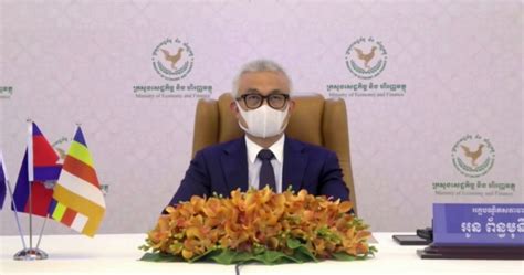 ឯកឧត្តម អូន ព័ន្ធមុនីរ័ត្ន ដឹកនាំ