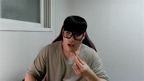 30년동안 빼빼로를 단 한번도 받지 못한 남자 Youtube