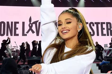 Ariana Grande Sparks Boob Job Speculation As She Shares Very Busty
